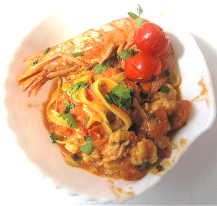 Tagliolini con gambero e pomodorini di pachino.. - Siciliafan