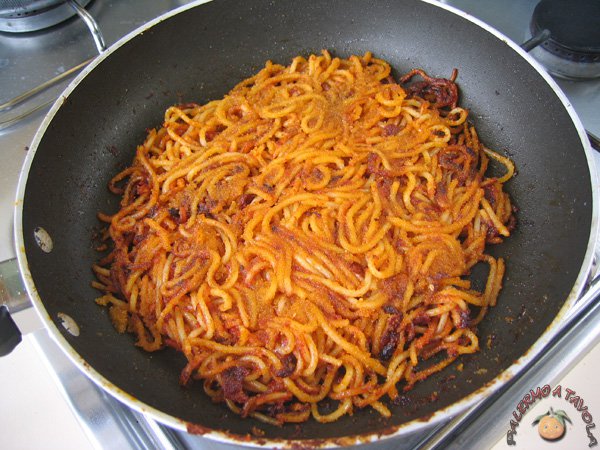 Pasta fritta, la ricetta semplice e buonissima - Siciliafan