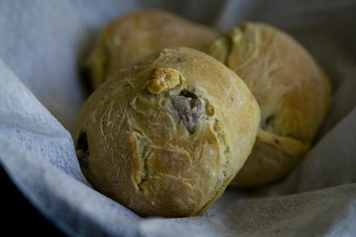 Panini siciliani con le olive, la ricetta tradizionale - Siciliafan