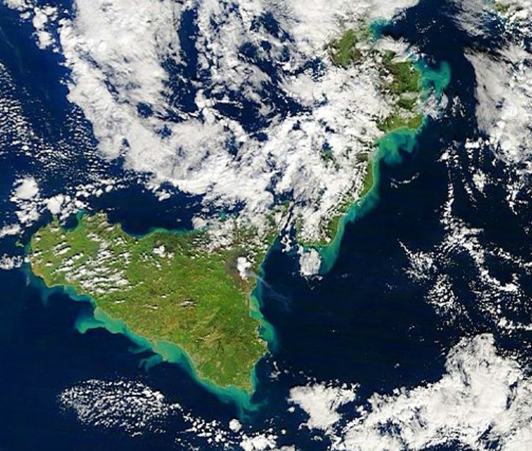 Piogge record in Calabria e Sicilia: ecco lo sfogo in mare dei fiumi in ...