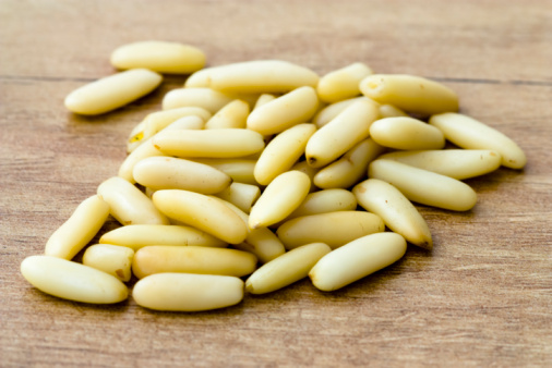 Pinoli: storia e proprietà nutritive dei piccoli semi oleosi ritrovati ...