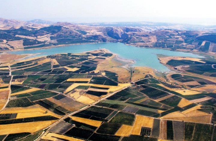 Lago Arancio, bacino artificiale e oasi naturale sito in provincia di ...