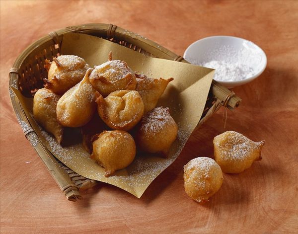 La ricetta degli Sfinci alla Nicosiana, soffici e dorati - Siciliafan