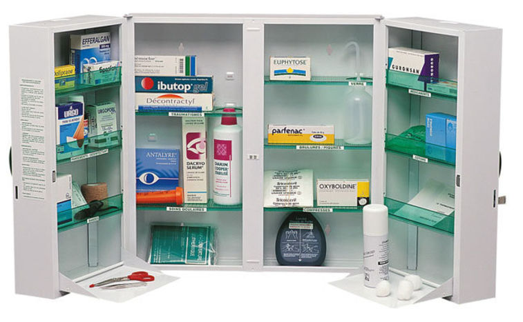 Ecco 10 consigli per tenere in ordine l'armadietto dei medicinali