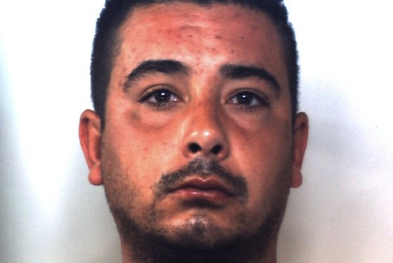 Incastrato da un cappellino: il dna conferma la colpevolezza, arresta ...