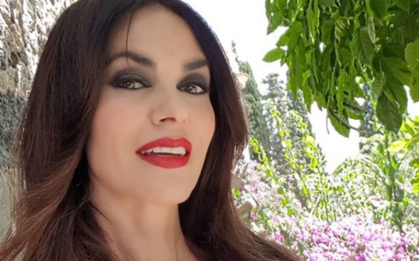 Le Eolie pensano a un premio per Maria Grazia Cucinotta