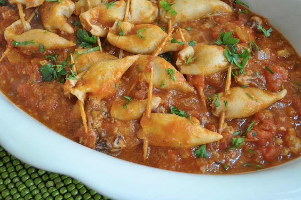 Totani ripieni al sugo, la ricetta originale siciliana - Siciliafan