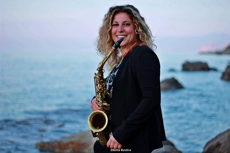 Palermo - Da Boston con furore la graffiante sassofonista Carla Restivo ...