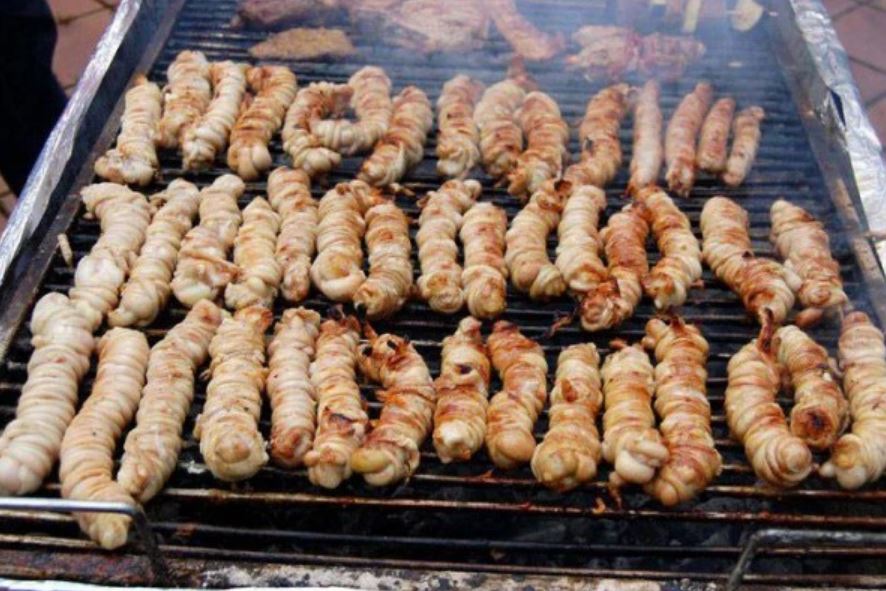 Stigghioli o stigghiola: significato, come farle, dove mangiarle ...