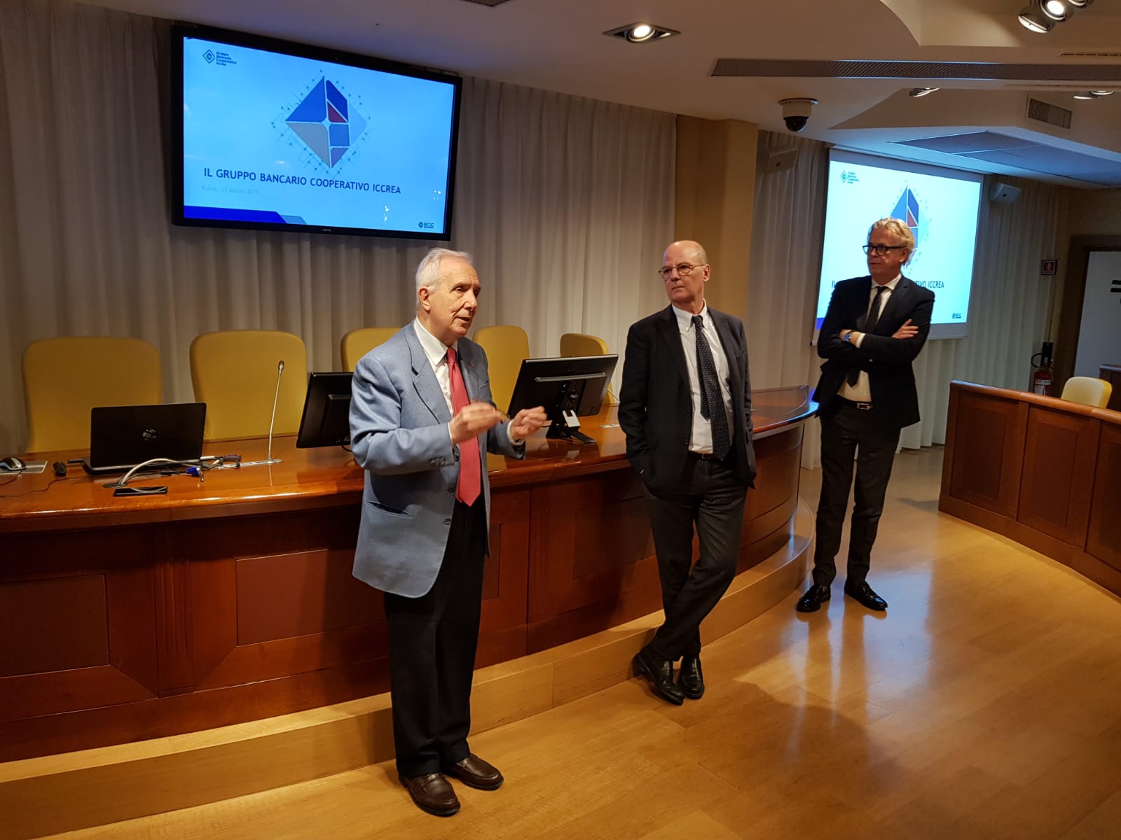 Alunni di Alcamo alla sede romana di Banca Iccrea con management di ...