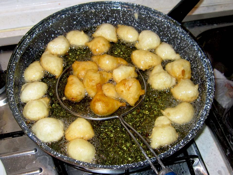 Sfinci con le acciughe ricetta dell'antipasto siciliano doc - Siciliafan