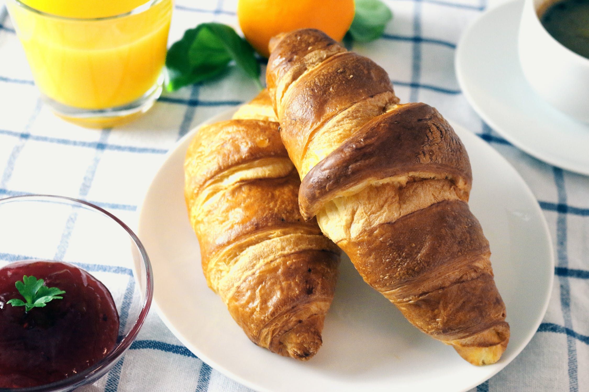 Come fare in casa i cornetti semplici e veloci: la ricetta - Siciliafan
