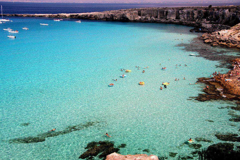 Cala Rossa a Favignana, spiaggia siciliana da sogno - Siciliafan