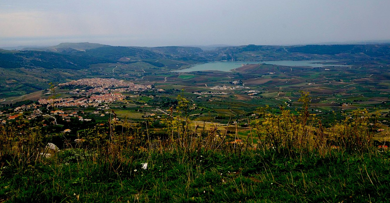 Lago Arancio, un'oasi d'acqua dolce tra le montagne - Siciliafan