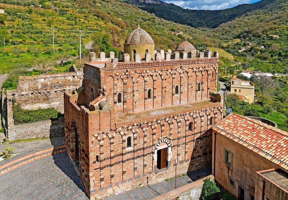 Casalvecchio Siculo, il borgo medievale dei Peloritani - Siciliafan
