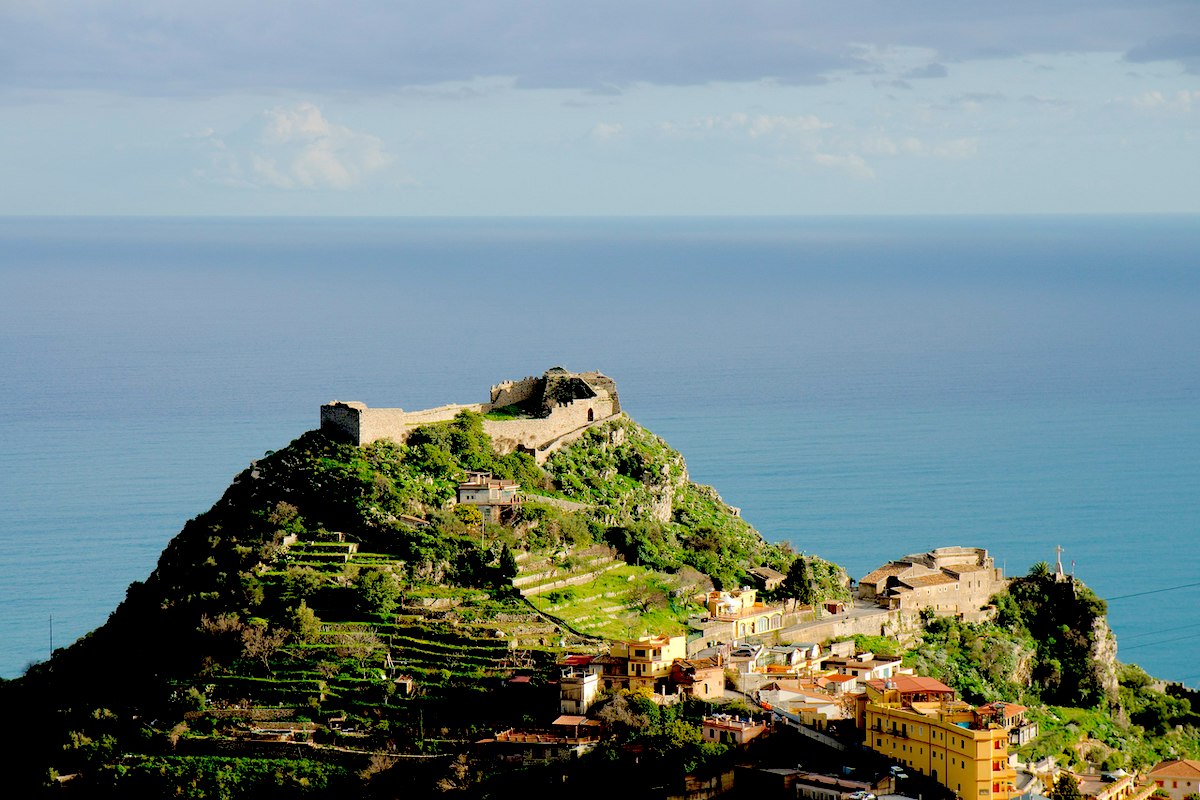 Castello di Monte Tauro, il castello di Taormina dalla vista mozzafiato ...
