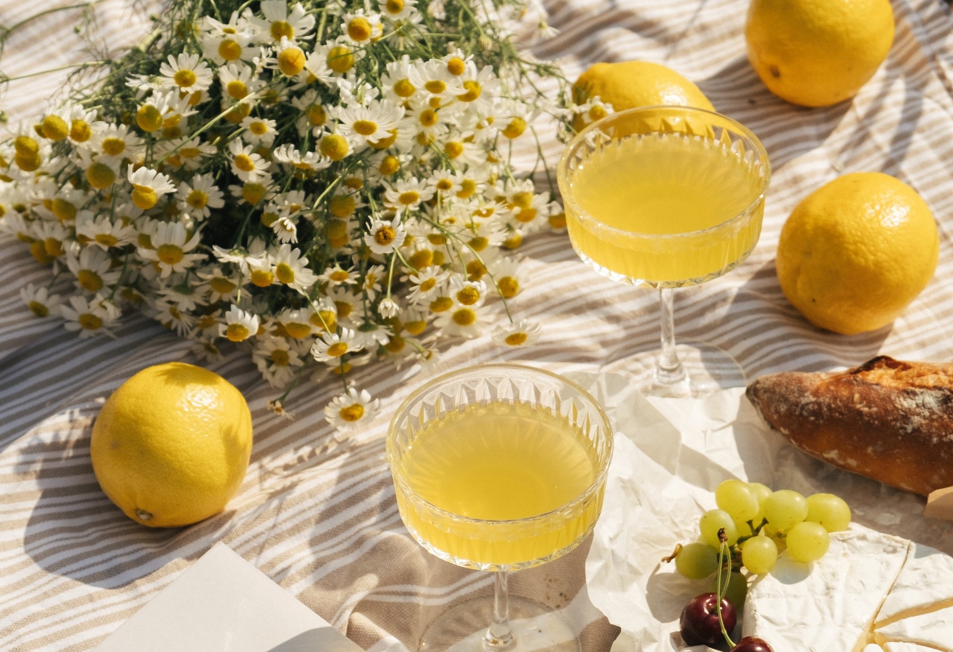 Limoncello Ricetta Originale Siciliana per farlo in casa - Siciliafan