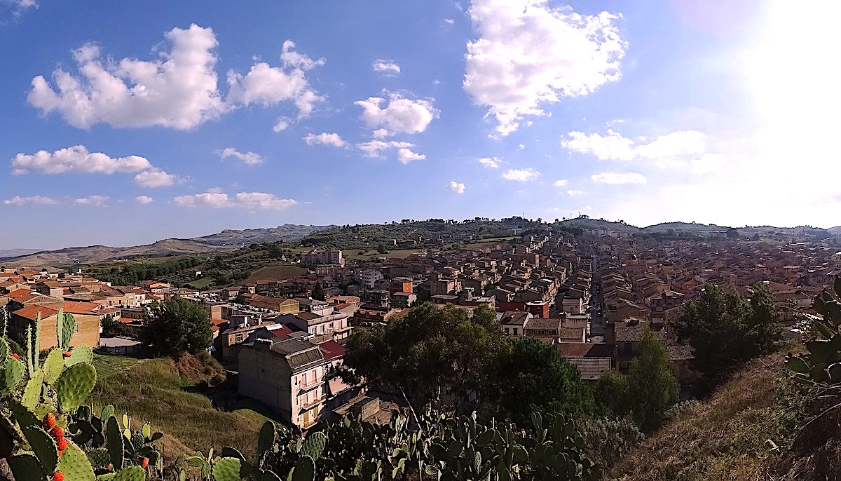 Vallelunga Pratameno: rinvenuta antica lucerna con dettagli osè ...