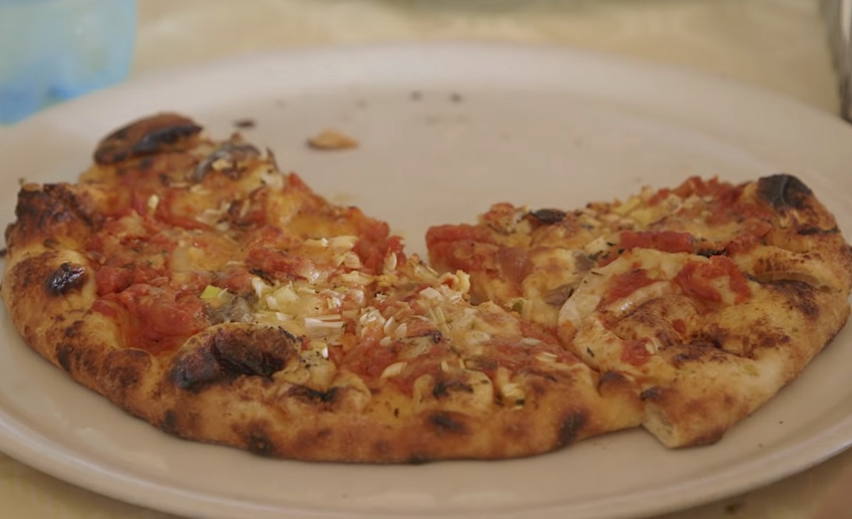 Cudduruni siciliano, ricetta a metà tra pizza e sfincione - Siciliafan