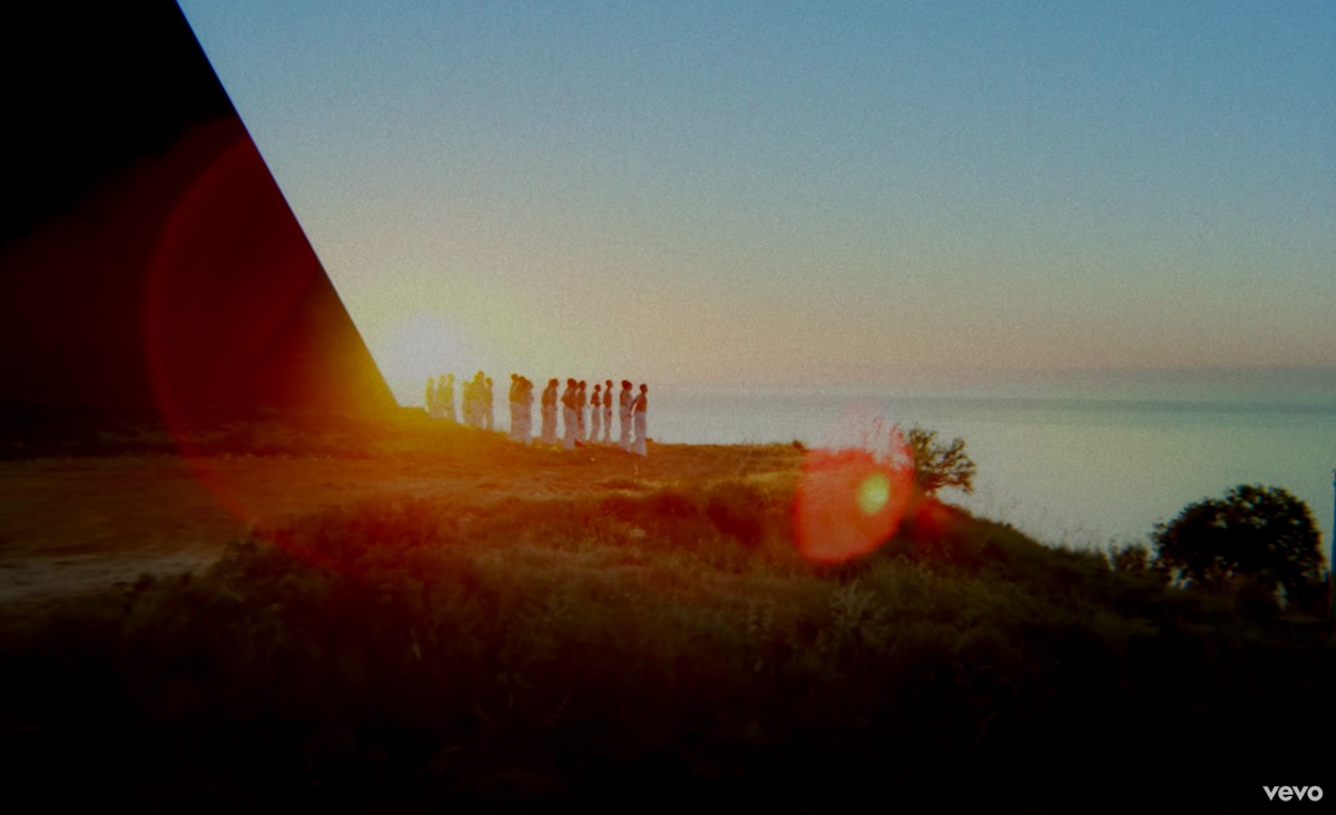 Il nuovo video di Mahmood alla Fiumara d'Arte: la Sicilia è uno ...