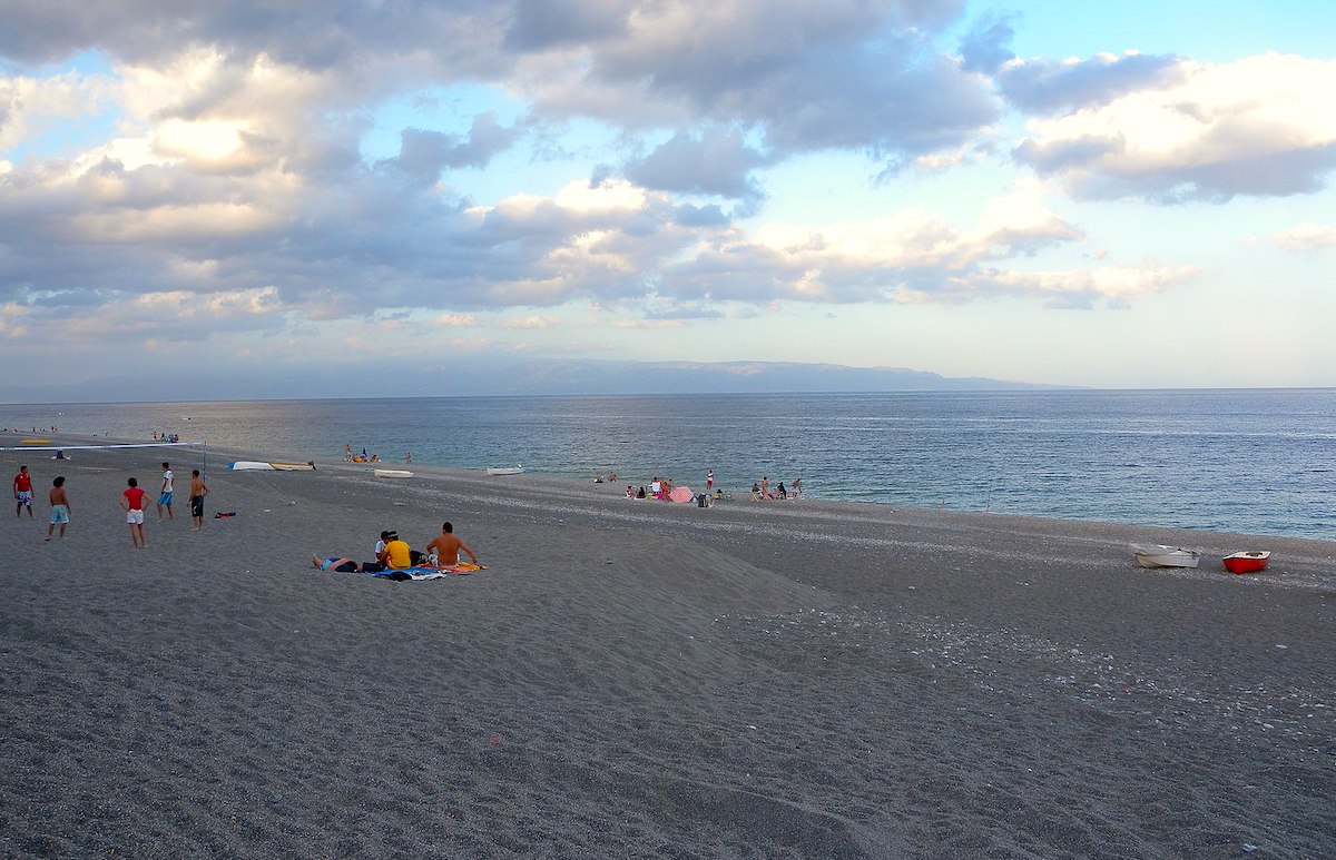 Roccalumera, Sicilia da Bandiera Blu: alla scoperta della cittadina ...