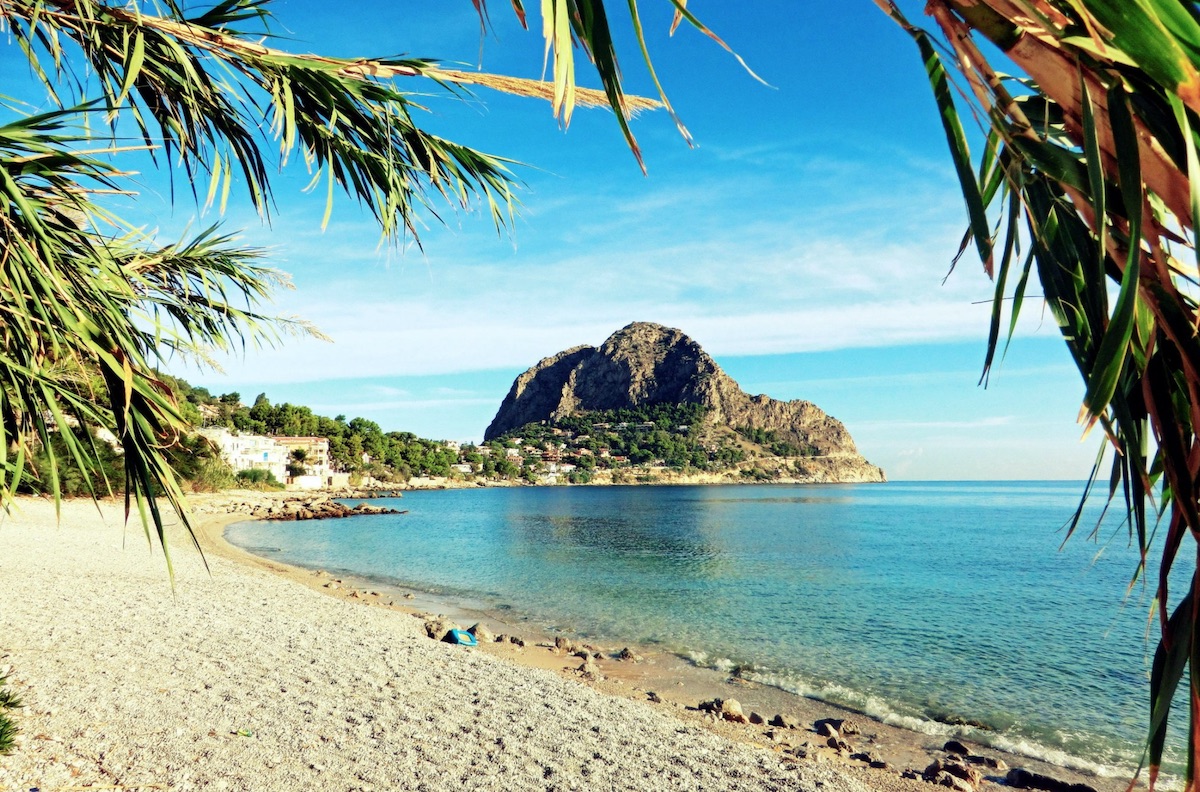 Spiaggia dei 100 gradini, suggestivo relax sul mare siciliano - Siciliafan