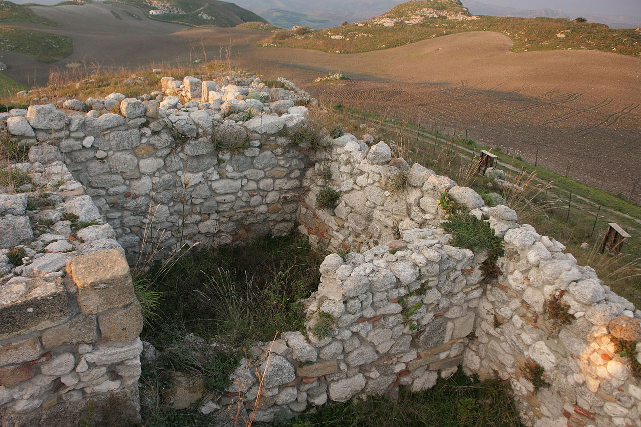 Gli scavi a Entella svelano nuovi tesori: scoperti interessanti edifici ...