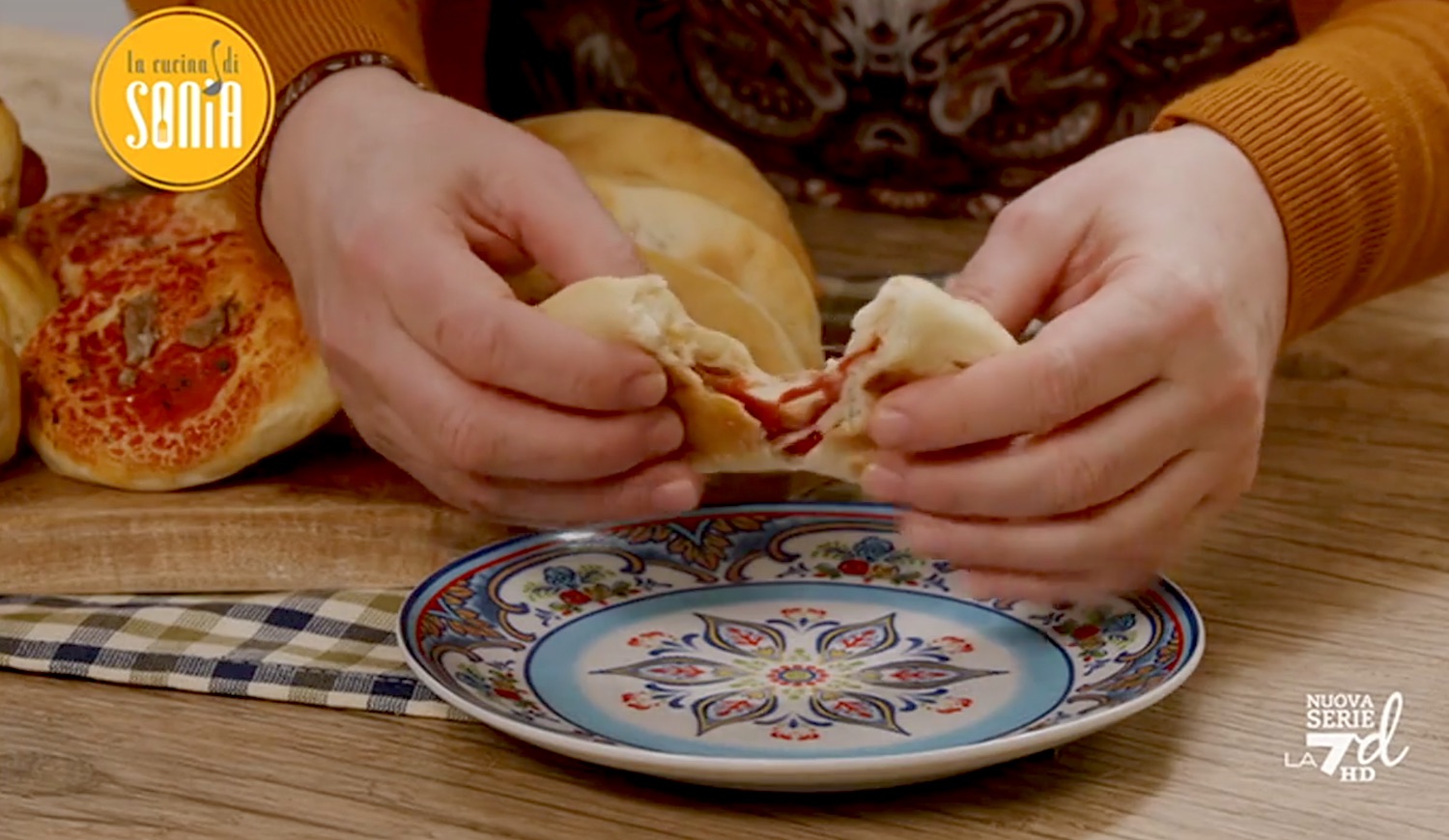 Rosticceria Siciliana, ricette per fare Rollò con Wurstel, Pizzette e ...