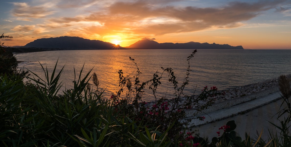 Balestrate, cosa vedere, la spiaggia, perché si chiama così - Siciliafan