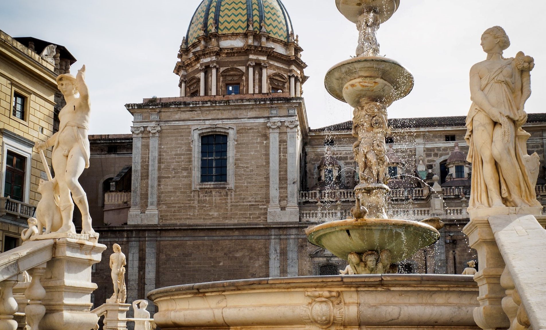 Piazza Pretoria a Palermo è una delle 15 piazze più affascinanti d'Europa