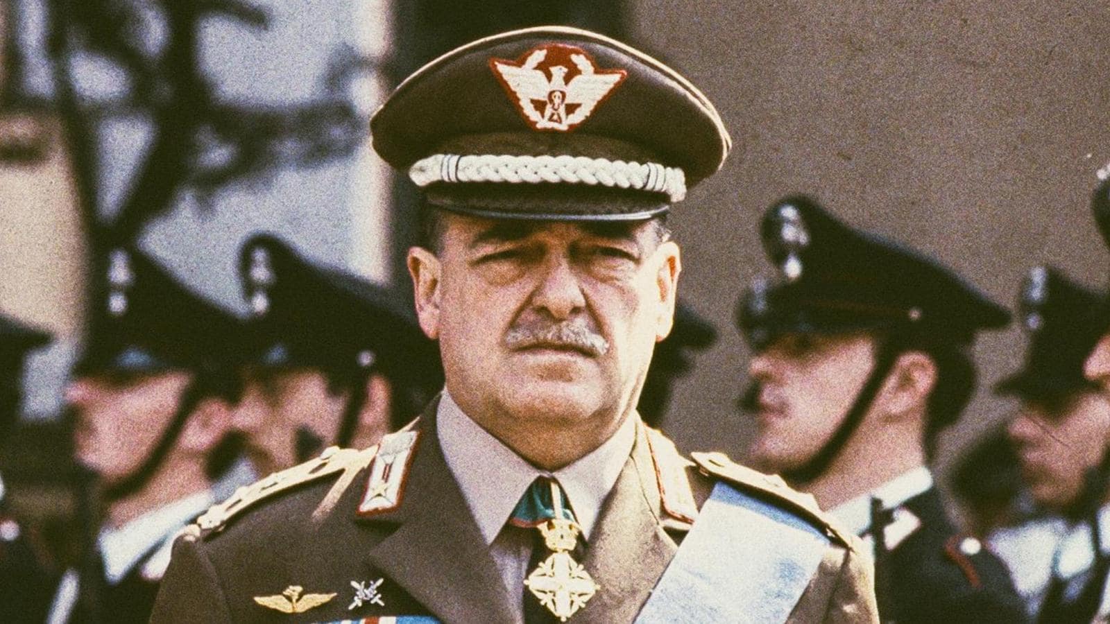 Chi era il generale Carlo Alberto dalla Chiesa, biografia - Siciliafan