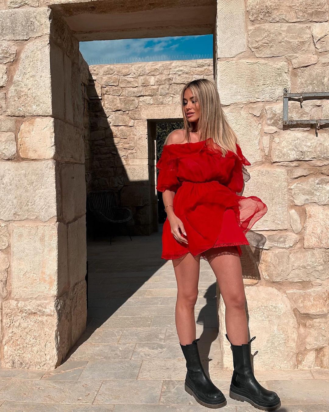 Diletta Leotta incinta in vacanza in Sicilia: le foto sui social fanno ...
