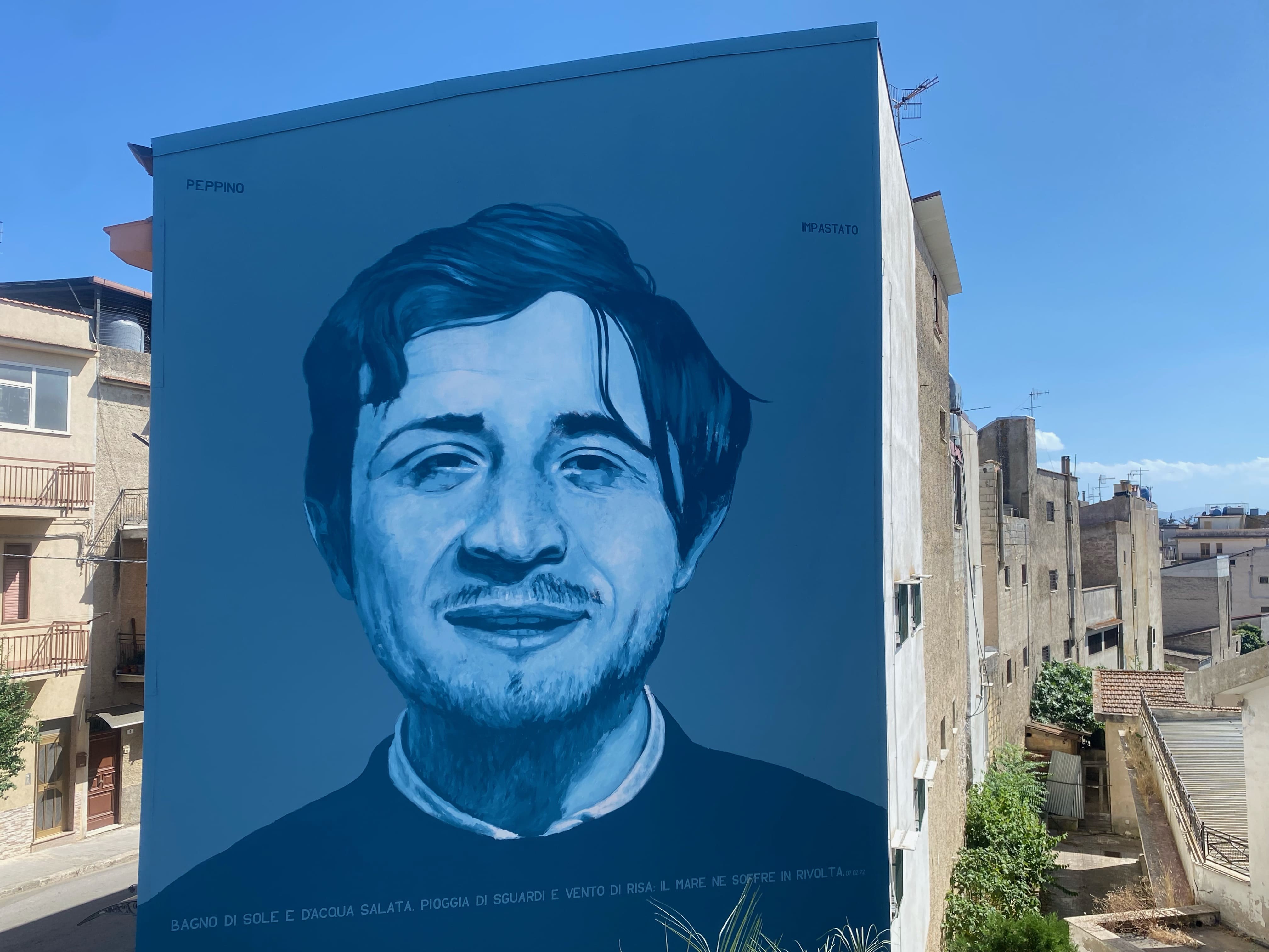 L’eroe antimafia Peppino Impastato rivive in un murale a Vicari ...