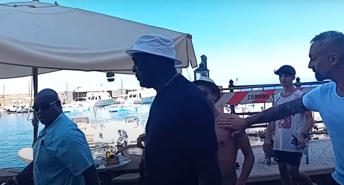 Michael Jordan a Lipari, tutti pazzi per il campione di basket - Siciliafan