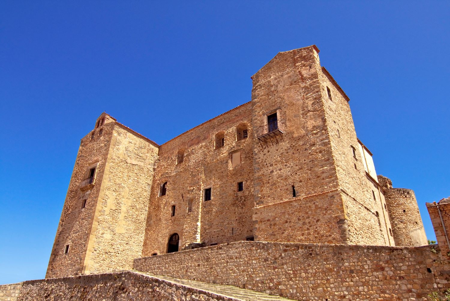 Sfida tra meraviglie, si elegge il "Castello Siciliano dell'anno 2024 ...