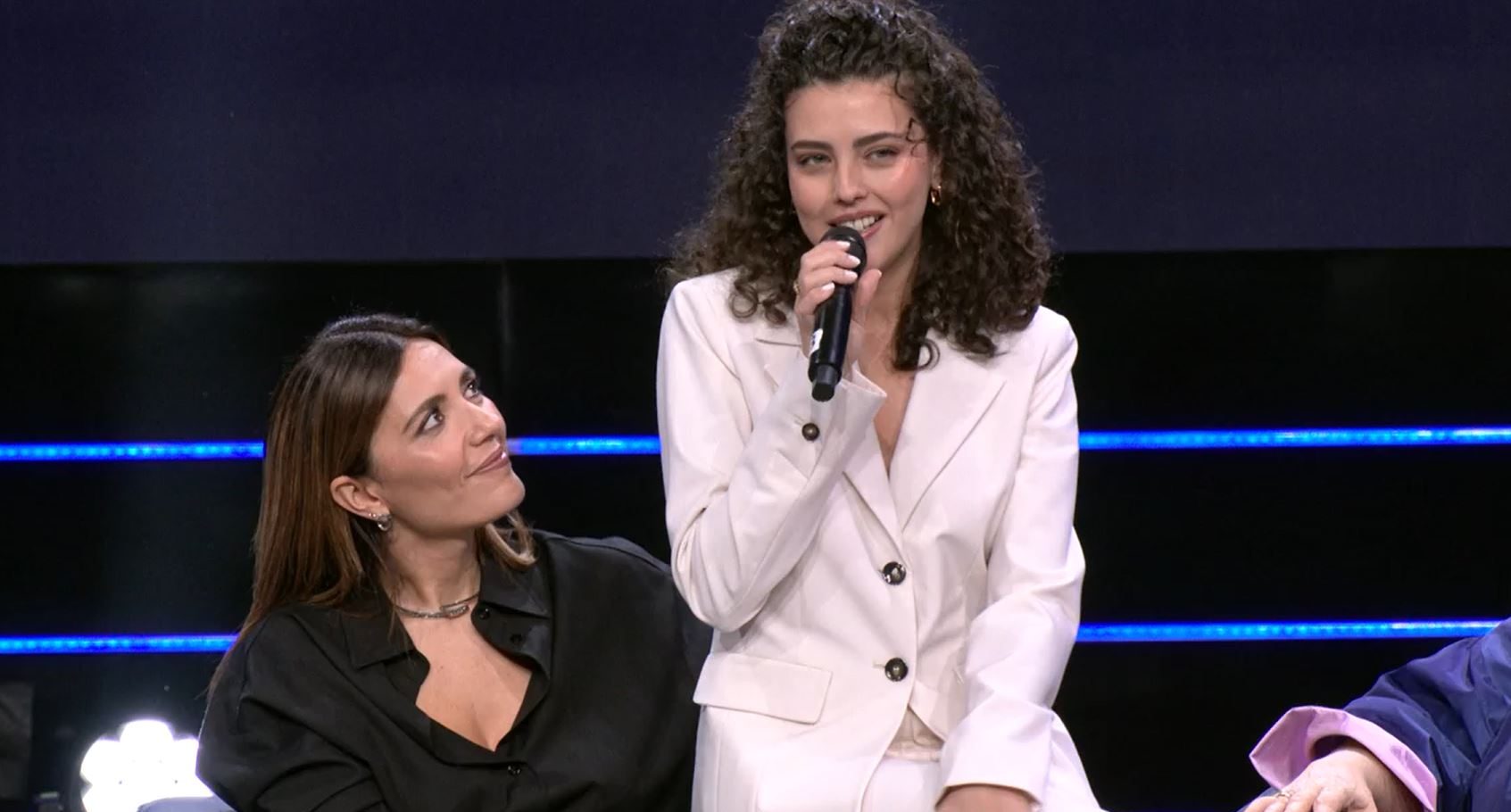 Siciliana e talentuosa, chi è Chiara Russo, la nuova attrice di "Mina Settembre" - Siciliafan