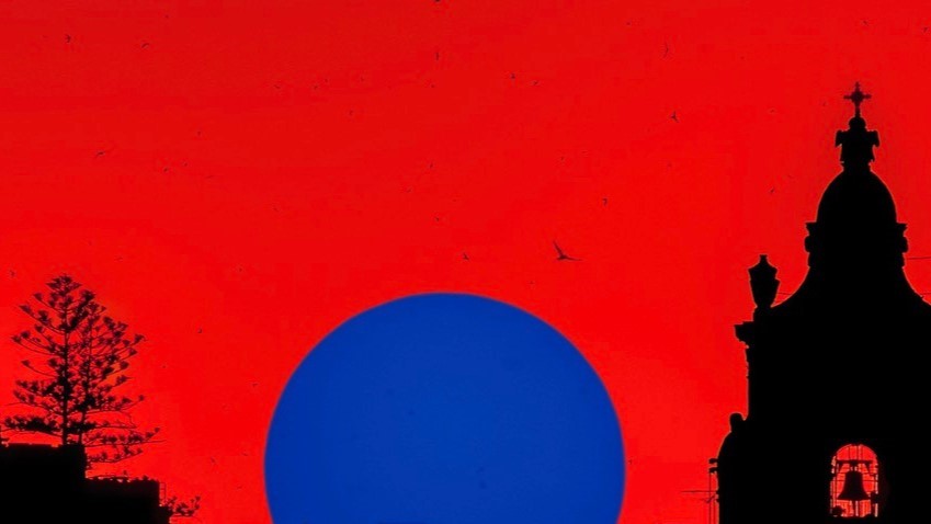 Fissa il sole e poi chiudi gli occhi, cosa vedi? La foto scattata in ...